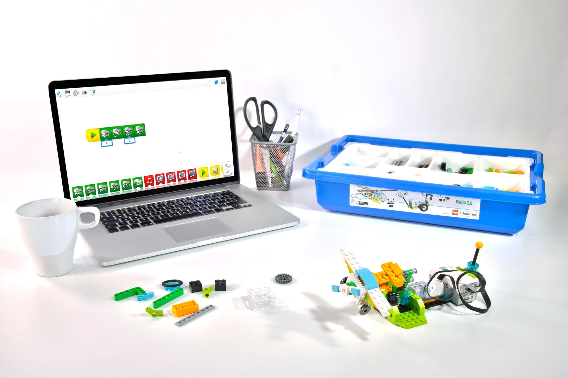 Robotyka w edukacji: Programowanie robotów WeDo 2.0 w języku LEGO ...