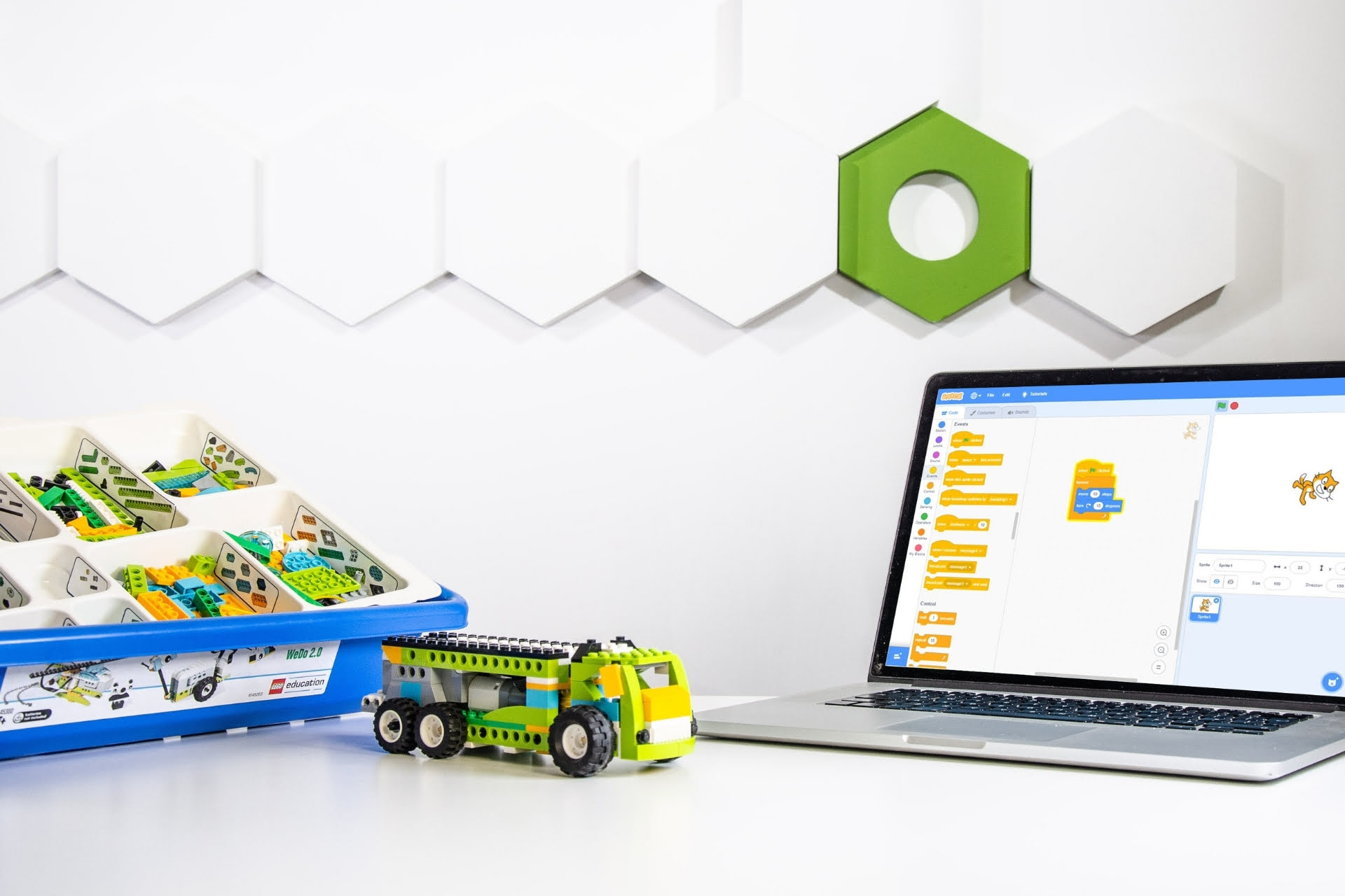 Robotyka w edukacji: Programowanie robotów WeDo 2.0 w języku Scratch 3 ...